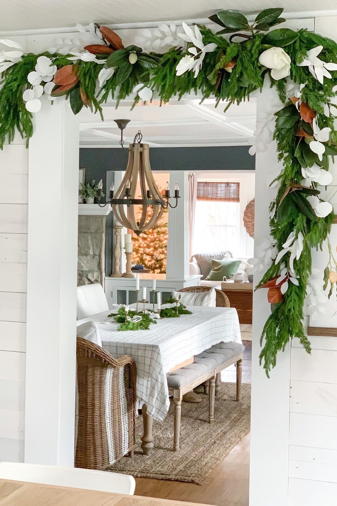 DIY Hack: How to Create a Christmas Garland Tension Rod » EasyCozyHome
