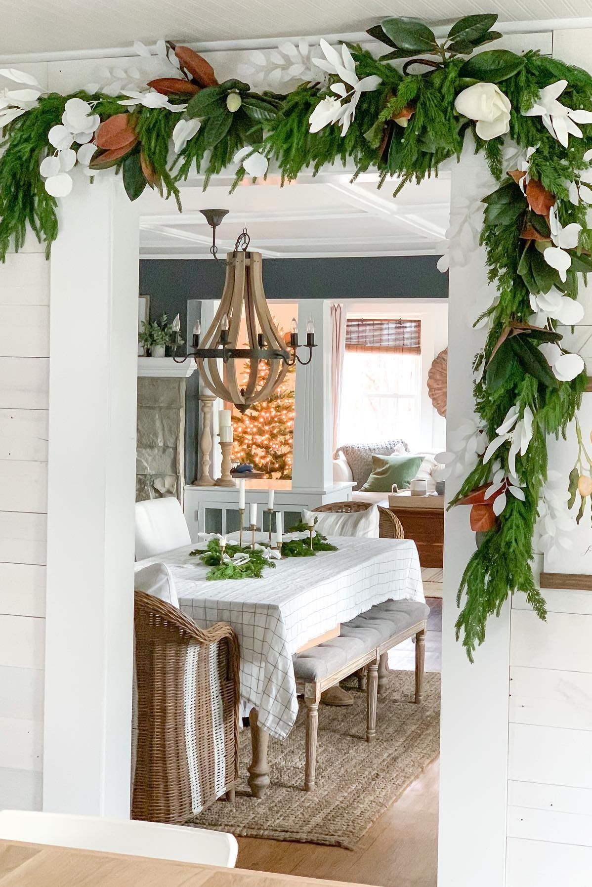 DIY Hack: How to Create a Christmas Garland Tension Rod » EasyCozyHome